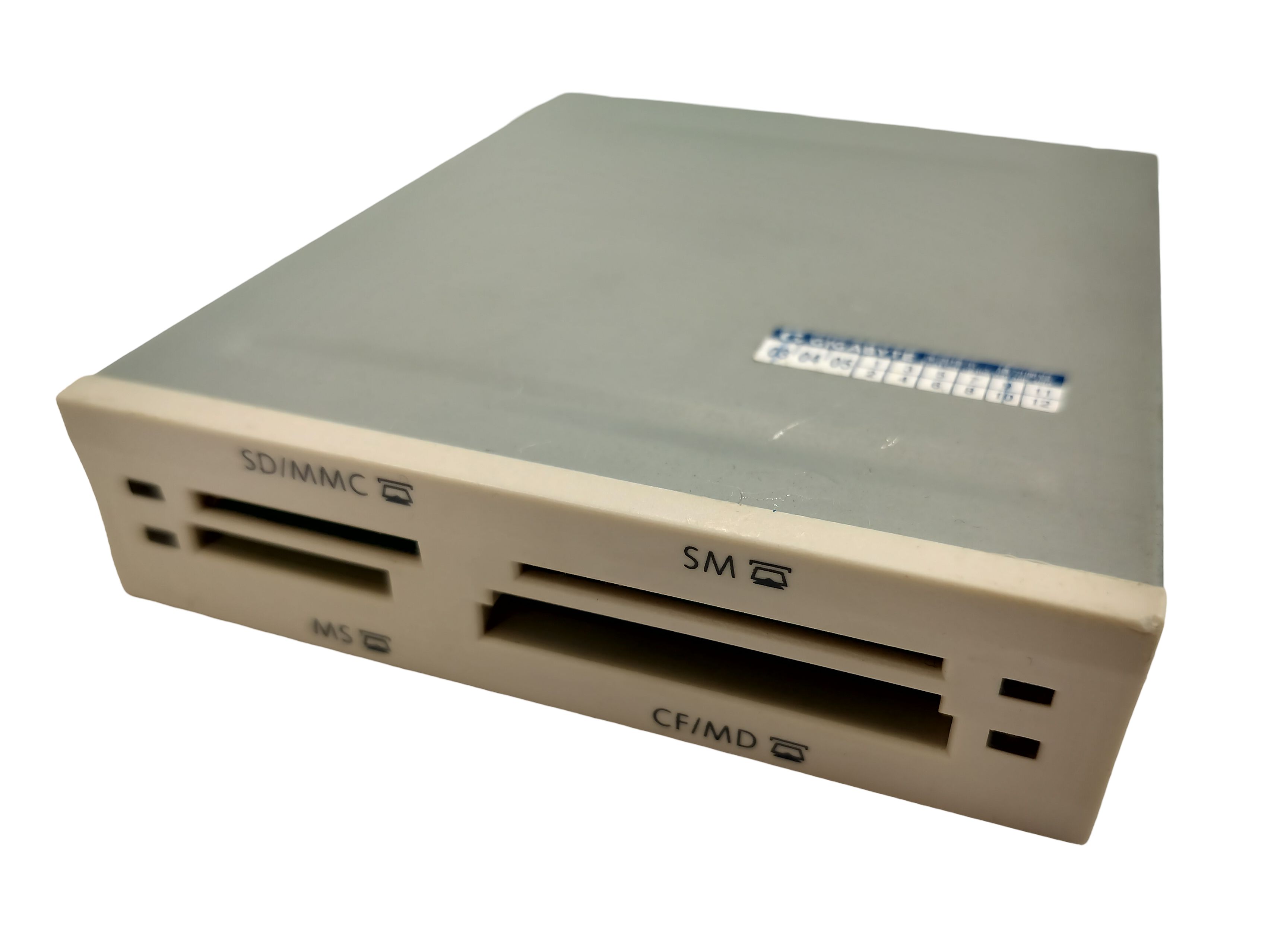 Multimedia card reader 3.5'' bay USB 2.0 Gigabyte C353G wit - DomoticX