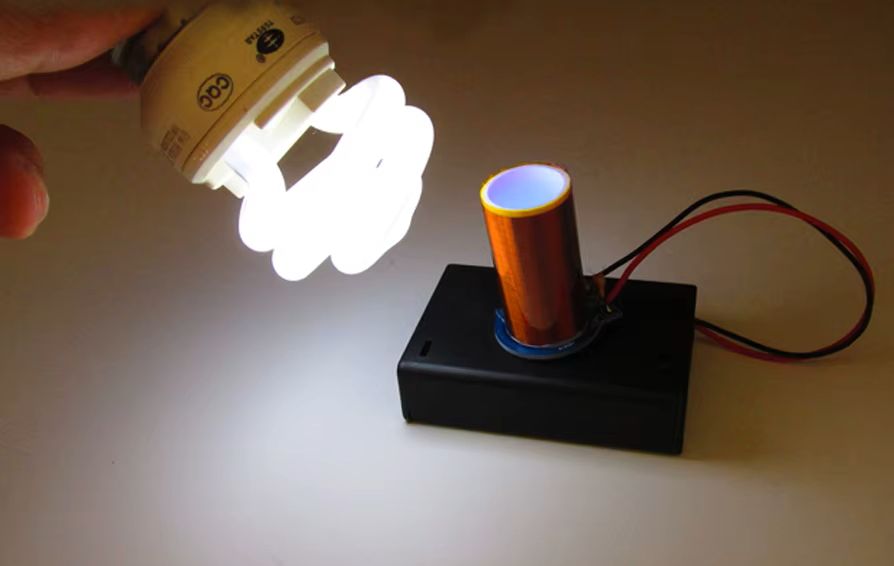 Hoogspanning generator 4.5VDC Tesla Coil DIY Kit met 3xAA batterijbox ...